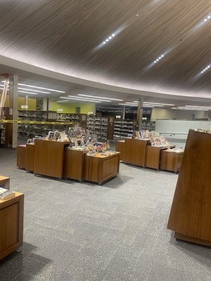 BURNHAMTHORPE BRANCH LIBRARY - Updated August 2025 - 28 Photos - 3650 ...