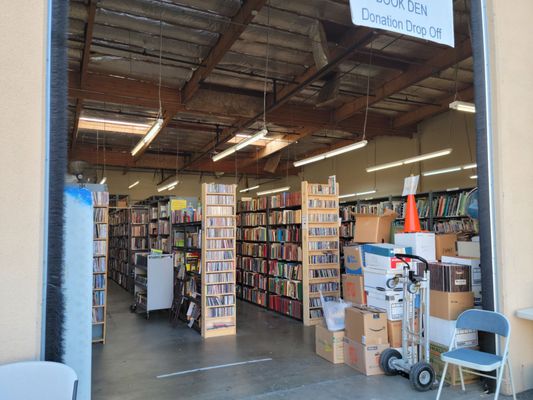 FRIENDS OF THE LIBRARY, THE BOOK DEN - Updated July 2025 - 20 Photos ...