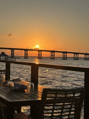 OXBOW BAR & GRILL - Updated March 2025 - 378 Photos & 375 Reviews ...