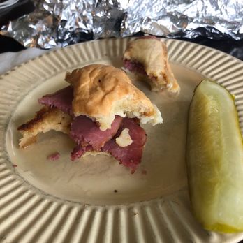 BENJI’S DELICATESSEN & RESTAURANT - Updated May 2025 - 54 Photos & 84 ...