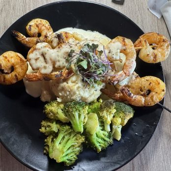 TREVORS GRILL AND TAVERN - Updated October 2025 - 32 Photos & 18 ...