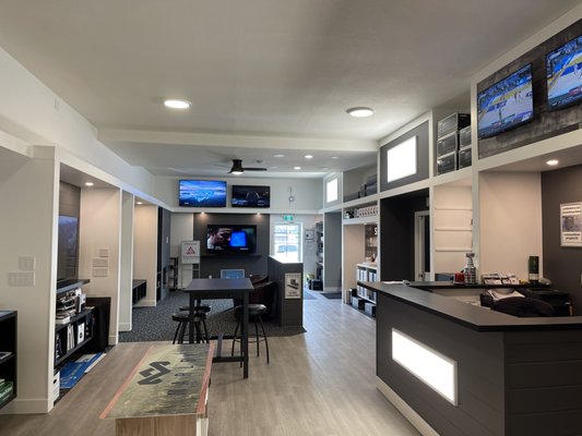 BASE ELECTRONICS DEPOT - Updated December 2025 - 3915 Edmonton Trail NE ...