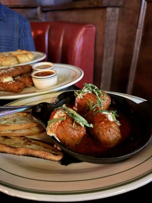 THE WISE GUY - Updated August 2024 - 96 Photos & 37 Reviews - 1924 Main St, Kansas City ...