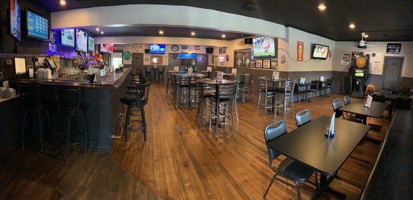 KRIS MID CITY TAVERN - 24 Photos - American (Traditional) - 327 ...