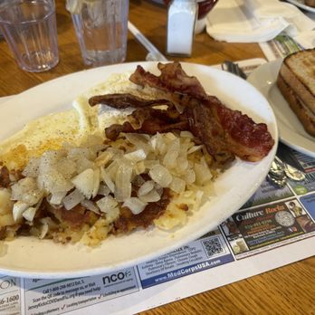 LAMP POST DINER - Updated August 2024 - 243 Photos & 260 Reviews - 1378 ...