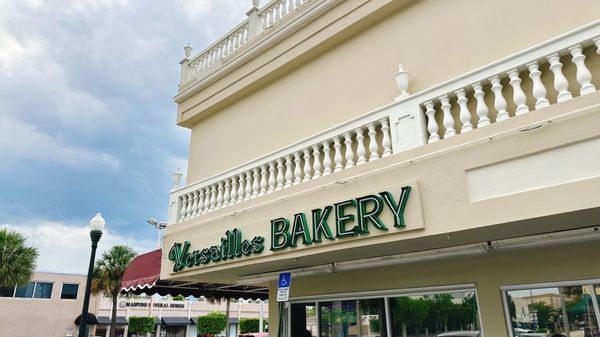 VERSAILLES BAKERY - 939 Photos & 440 Reviews - 3501 SW 8th St, Miami ...