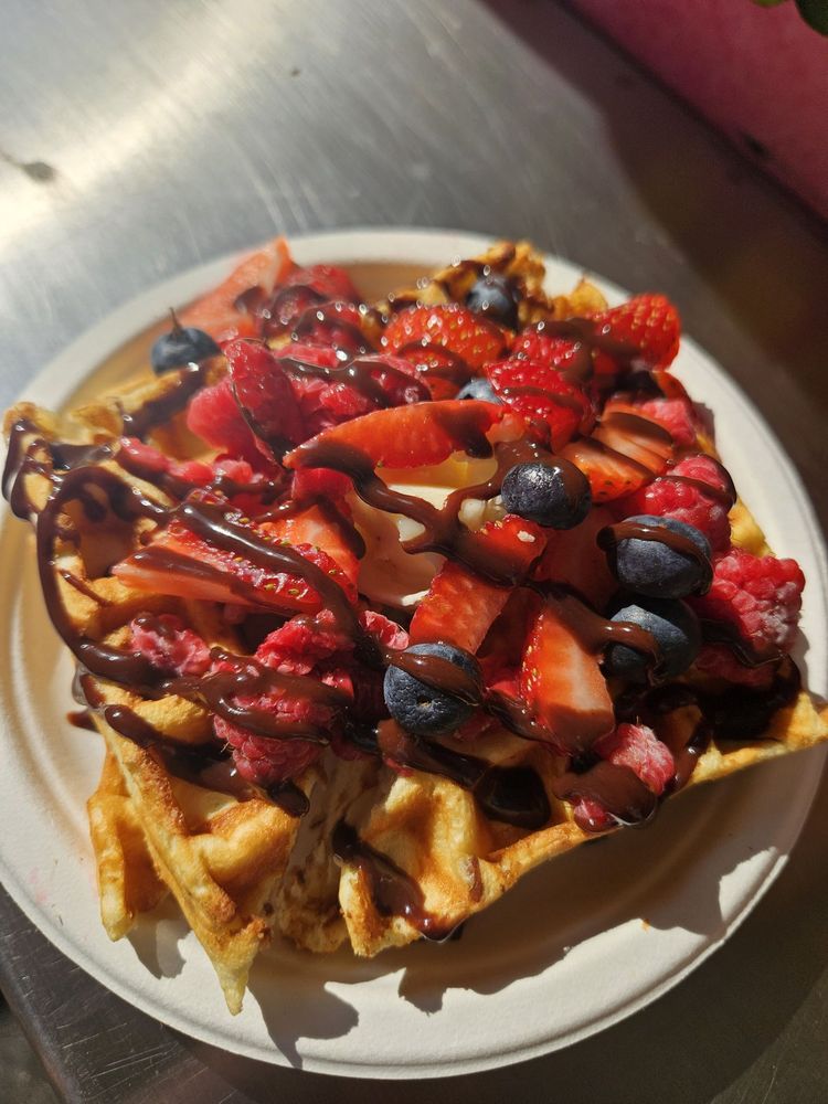 FRIENDLY FRUITS - Updated January 2026 - 15720 Stagg St, San Fernando ...