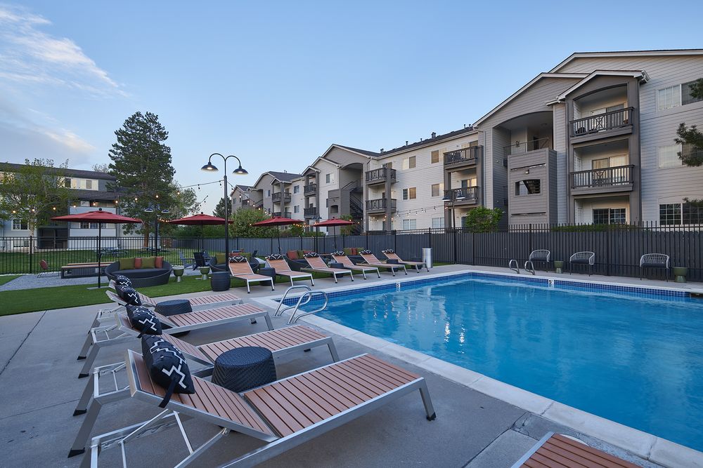 Novi At Lowry Apartments