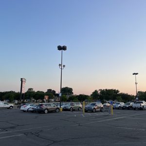 HY-VEE - Updated May 2025 - 177 Photos & 32 Reviews - 4221 W Circle Dr ...