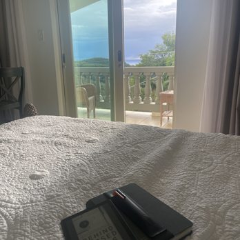 THE LAZY PARROT INN - Updated October 2025 - 101 Photos & 41 Reviews ...