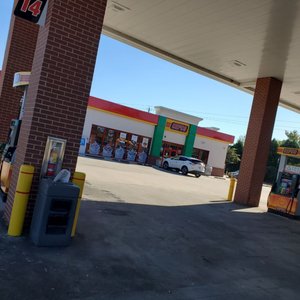 TOM THUMB GAS STATION - Updated April 2024 - 159 S John Sims Pkwy ...