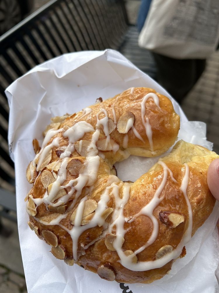 RUDY’S BAKERY - 40 Photos & 100 Reviews - 2038 W Roscoe St, Chicago ...