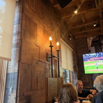 RED ROOSTER PUB - Updated January 2026 - 26 Photos & 52 Reviews - 10 ...