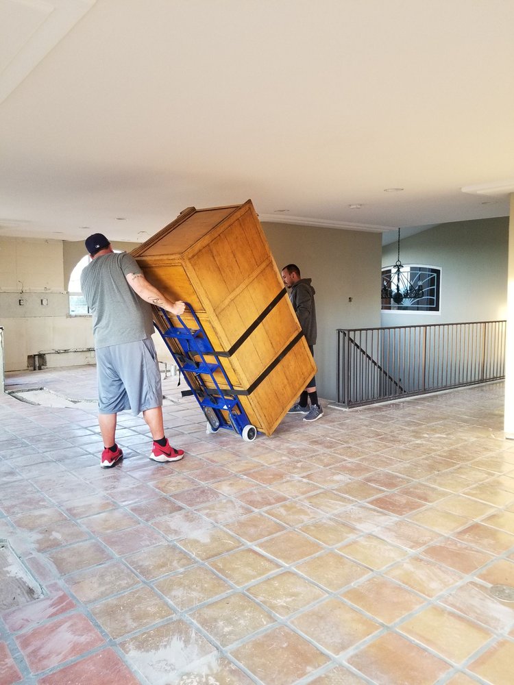 HELPING HANDS MOVING AND HAULING - 20 Photos & 149 Reviews - Movers ...