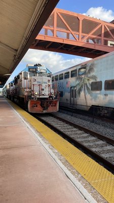 TRI RAIL HOLLYWOOD STATION - Updated July 2024 - 27 Photos & 12 Reviews ...