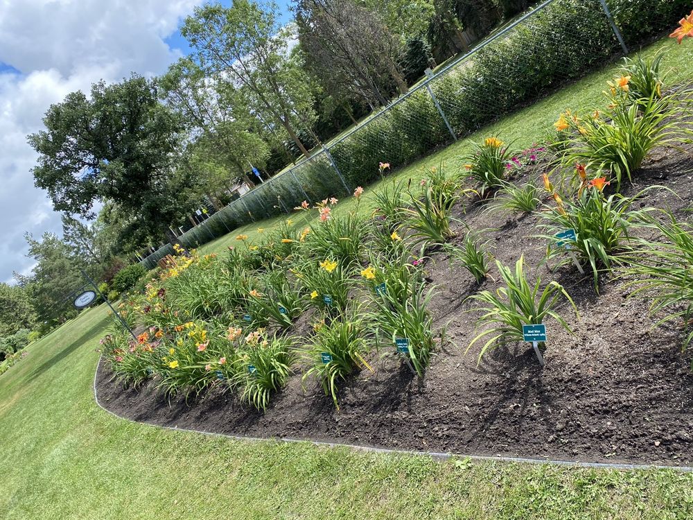 ST ALBERT BOTANIC PARK - Updated July 2025 - 24 Photos - 265 Sturgeon ...