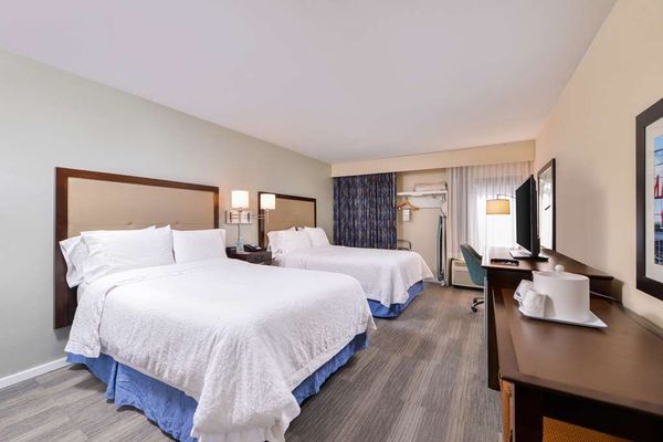 HAMPTON INN SEATTLE-AIRPORT with 81 Reviews & 171 Photos - 19445 ...