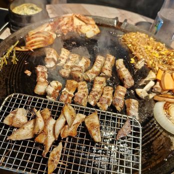 PIGYA - Updated August 2024 - 913 Photos & 433 Reviews - 3400 W 8th St ...