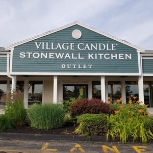 THE KITCHEN STORE OUTLET - 336 US Rt 1, Kittery, Maine - Kitchen ...