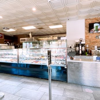 MR BAKER BAKERY & CAFE - Updated March 2025 - 970 Photos & 723 Reviews ...