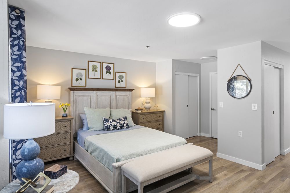 THE GROVE ON FOREST LANE - Updated September 2025 - 27 Photos - 3344 ...