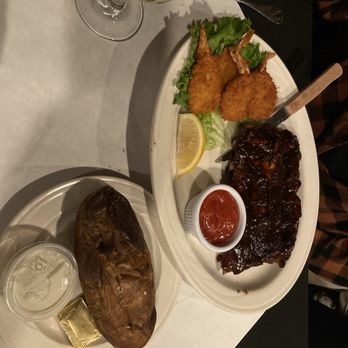 BUTLER INN OF PEWAUKEE - Updated December 2025 - 51 Photos & 142 ...