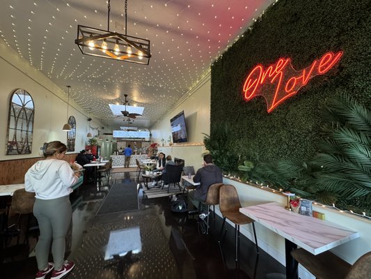 ONE LOVE CAFE - Updated May 2024 - 127 Photos & 83 Reviews - 486 San ...