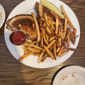 HOME 231 - Updated August 2024 - 727 Photos & 746 Reviews - 231 North ...