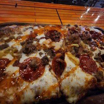 SOCIAL JUNKIE SPORTS BAR + KITCHEN - Updated November 2025 - 46 Photos & 30 Reviews - 2412 ...