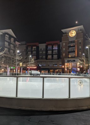 PENTAGON ROW OUTDOOR ICE SKATING PLAZA - Updated March 2025 - 90 Photos ...