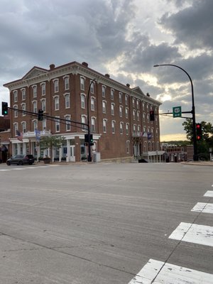 ST JAMES HOTEL - Updated September 2025 - 142 Photos & 87 Reviews - 406 ...