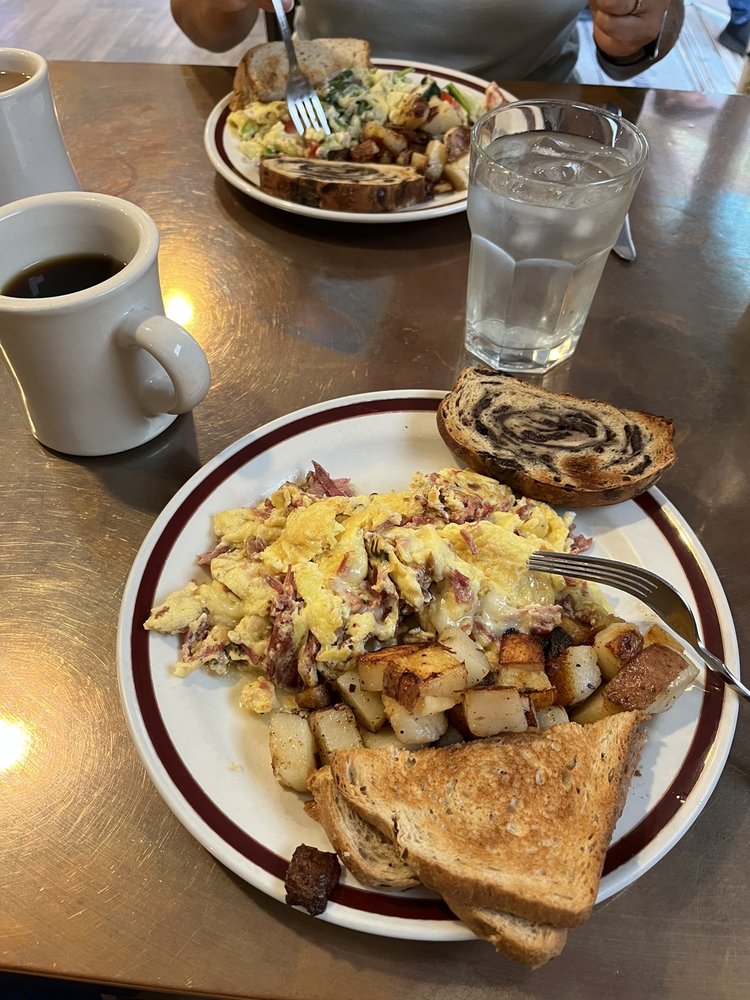 APPLE BARN CAFE - Updated October 2025 - 11 Photos & 56 Reviews - 52 ...