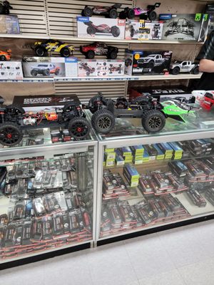 HOBBYTOWN - Updated December 2025 - 18 Photos & 49 Reviews - 9120 ...