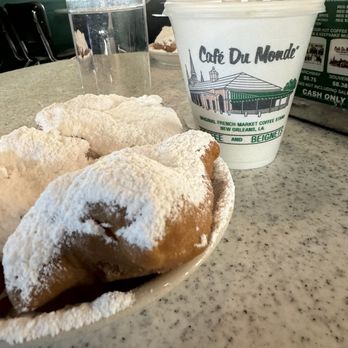 CAFE DU MONDE - 1341 Photos & 962 Reviews - 500 Port Of New Orleans ...