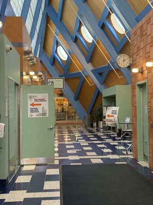 MIDDLE COUNTRY PUBLIC LIBRARY - Updated September 2025 - 27 Photos & 20 ...