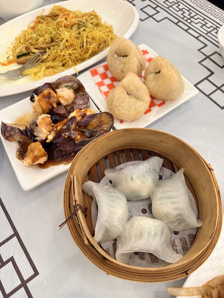 CRYSTAL DYNASTY CHINESE RESTAURANT - Updated March 2025 - 62 Photos ...