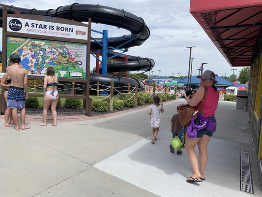ROARING SPRINGS WATERPARK - Updated June 2024 - 88 Photos & 70 Reviews ...