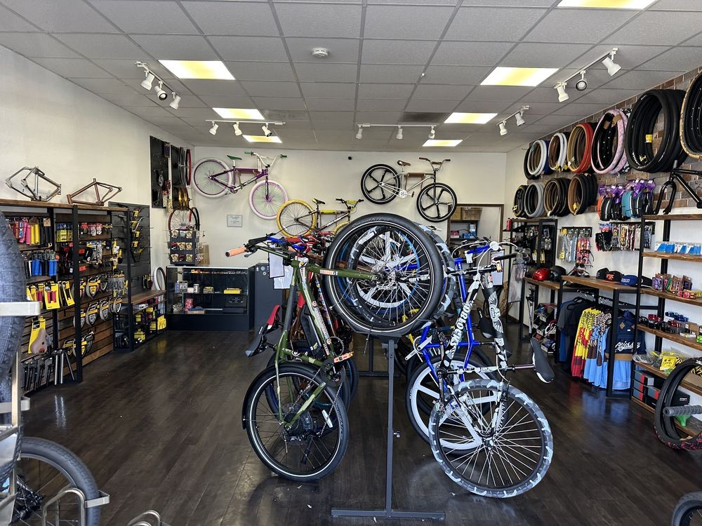 THE TWISTED SPOKE - Updated December 2025 - 22 Photos & 11 Reviews ...