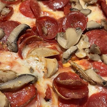 PETRILLO’S PIZZA - Updated July 2024 - 1015 Photos & 1563 Reviews - 833 ...