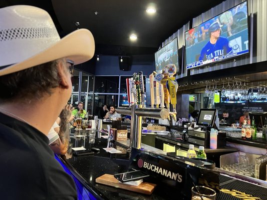 KNOCKOUT SPORTS BAR - Updated October 2025 - 36 Photos & 21 Reviews ...