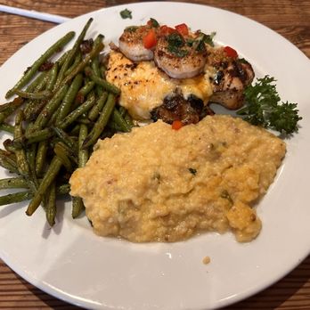 ATE TRACK - Updated January 2026 - 261 Photos & 283 Reviews - 25 N Wall ...