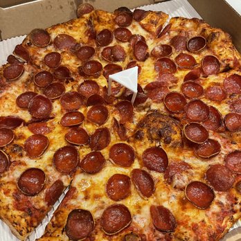 CHAMP PIZZA - Updated November 2025 - 83 Photos & 118 Reviews - 1900 NE ...