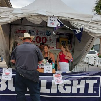 RED HOT & BOOM - Updated December 2025 - 67 Photos - 274 Cranes Roost ...