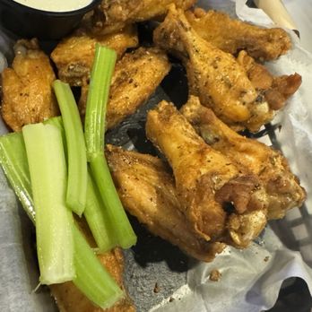 TOUCANS ALE HOUSE - Updated December 2025 - 126 Photos & 277 Reviews ...