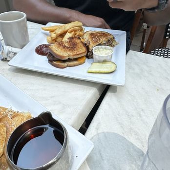 TEMPO CAFE - Updated June 2024 - 580 Photos & 959 Reviews - 6 E ...