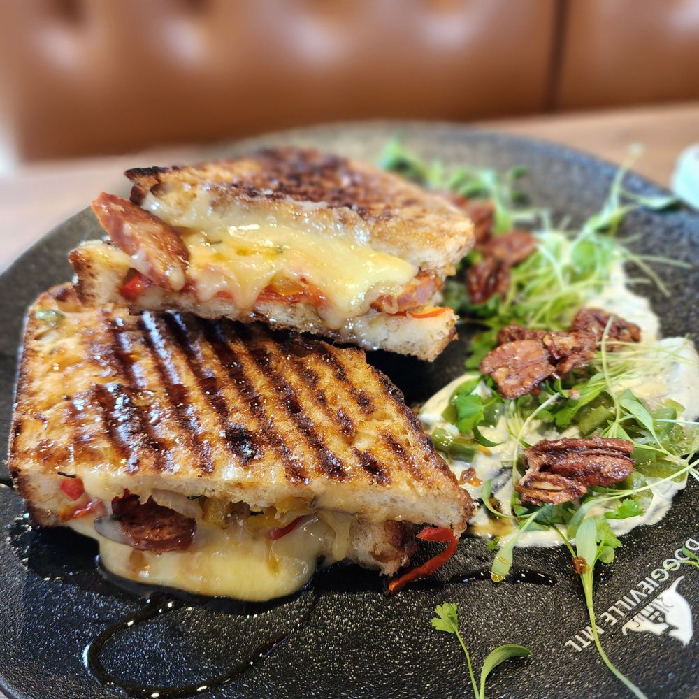 RUBY CAFÉ - Updated December 2025 - 71 Photos - 3824 Rue Saint-Patrick ...