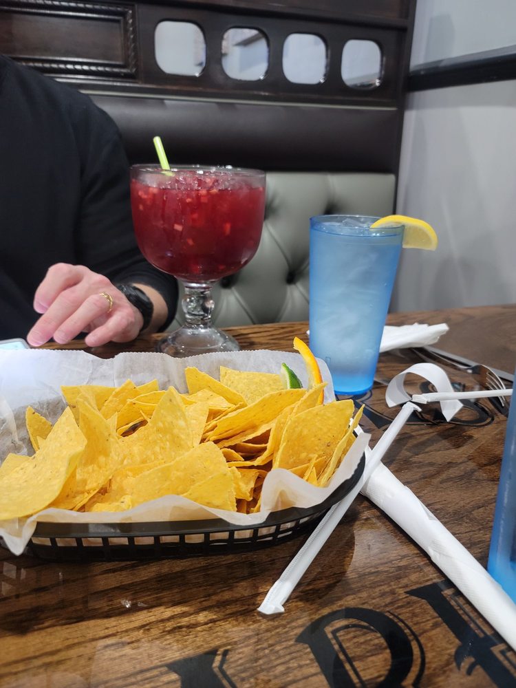 7 MARES - 68 Photos & 29 Reviews - 1338 Richmond Rd, Williamsburg ...