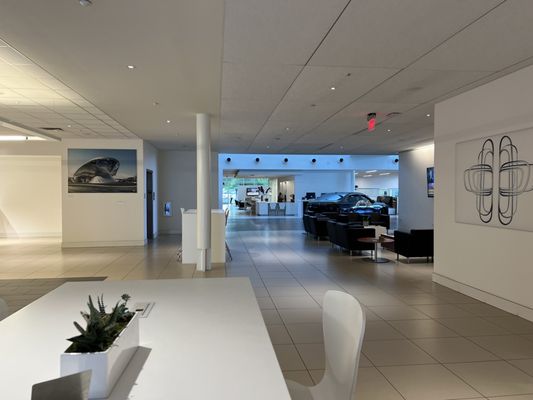 BMW OF GRAPEVINE - Updated December 2025 - 82 Photos & 168 Reviews ...