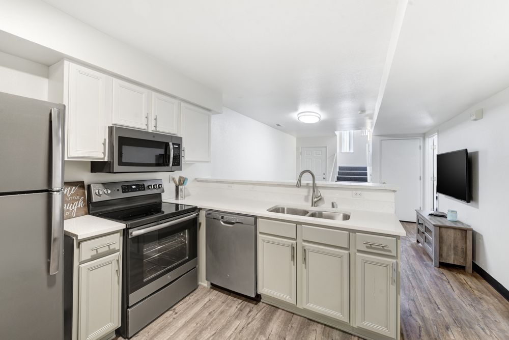 WOLF RUN - Updated October 2025 - 44 Photos & 58 Reviews - 1910 Valley ...