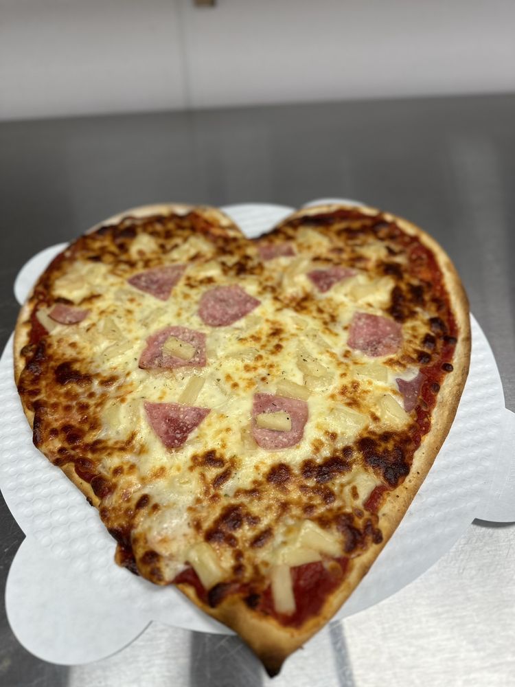 PIZZA CASTLE - Updated August 2025 - 101 Photos & 149 Reviews - 7737 W ...